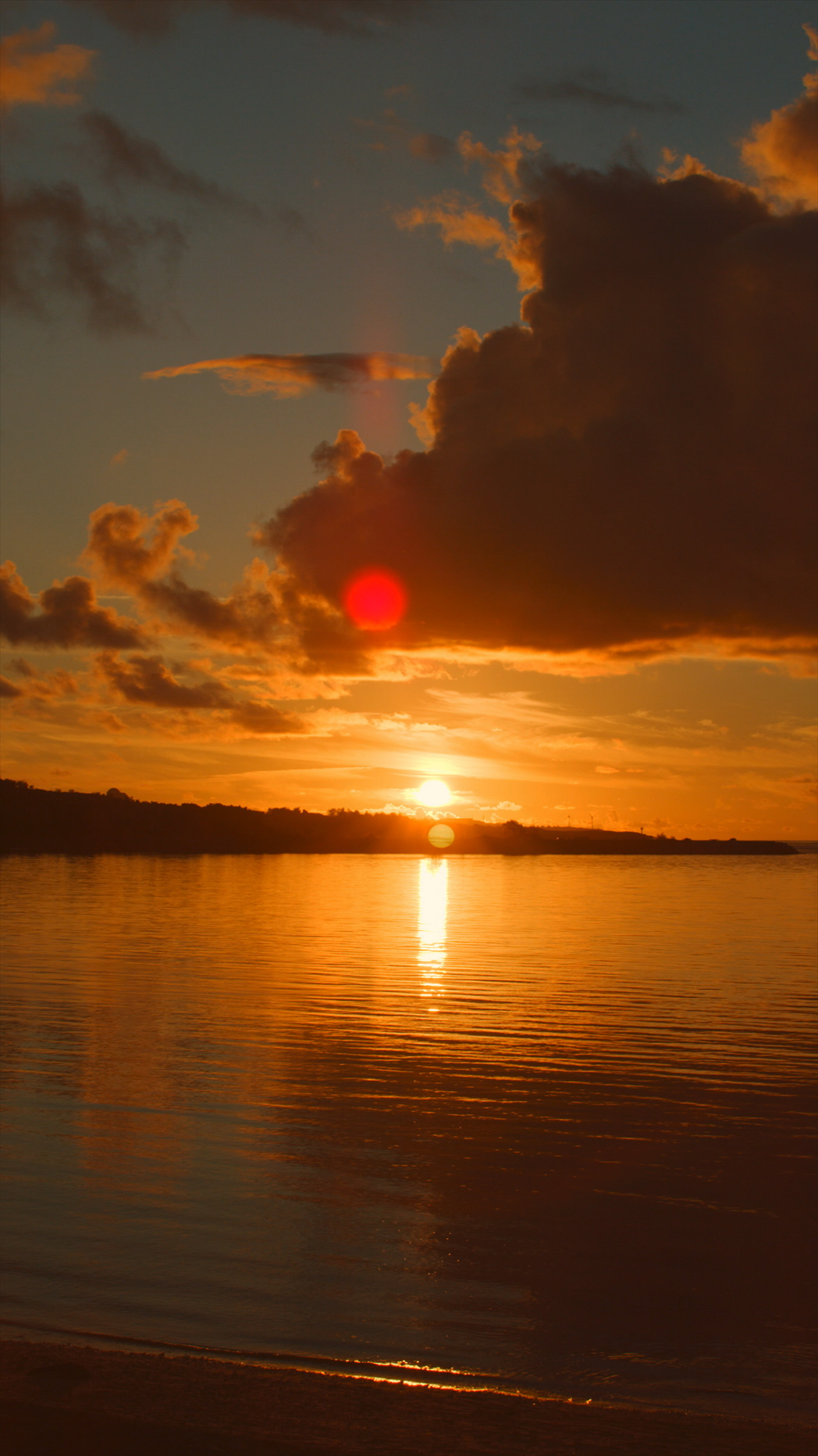 夏だ！海だ！AKB48だ！帰ってきたAKB48王道アイドルサウンド！ 色彩豊かなSNS特化の縦型「久しぶりのリップグロス」MV SNS ver.を公開！ スマホいっぱいに夏の眩しさと爽やかな風 ...