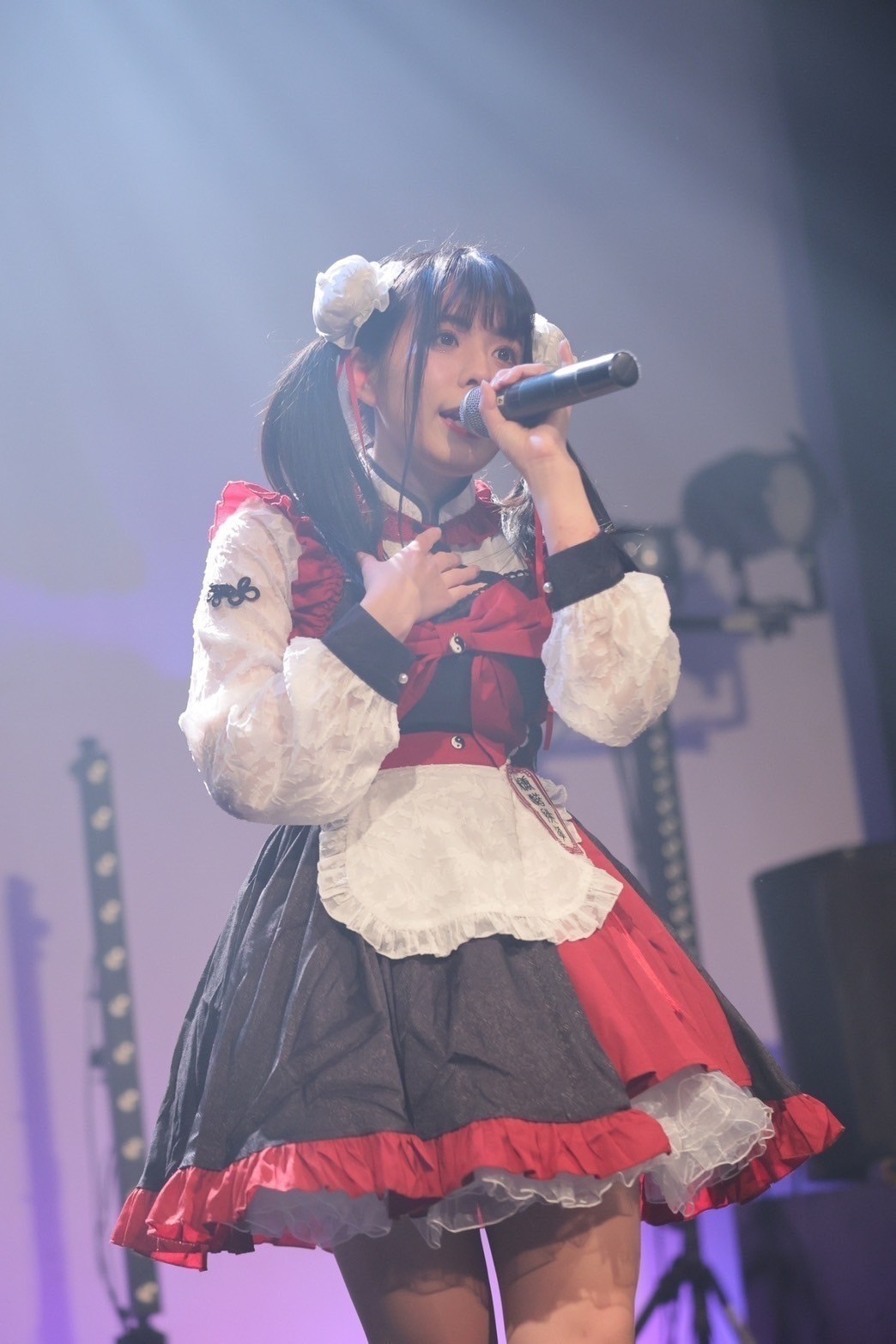 メイド姿になった燃えこれ学園のメンバーたちが定期公演で届けた、バレンタインのチョコ以上に甘いときめき。 - 日刊エンタメクリップ