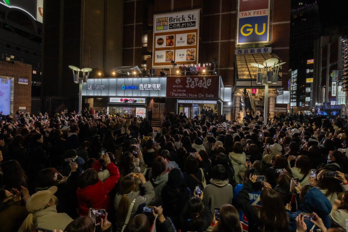 MAZZEL 1st Album『Parade』の発売を記念して西武新宿駅PePe前広場にてシークレットイベント開催！！ 新曲「ICE ...